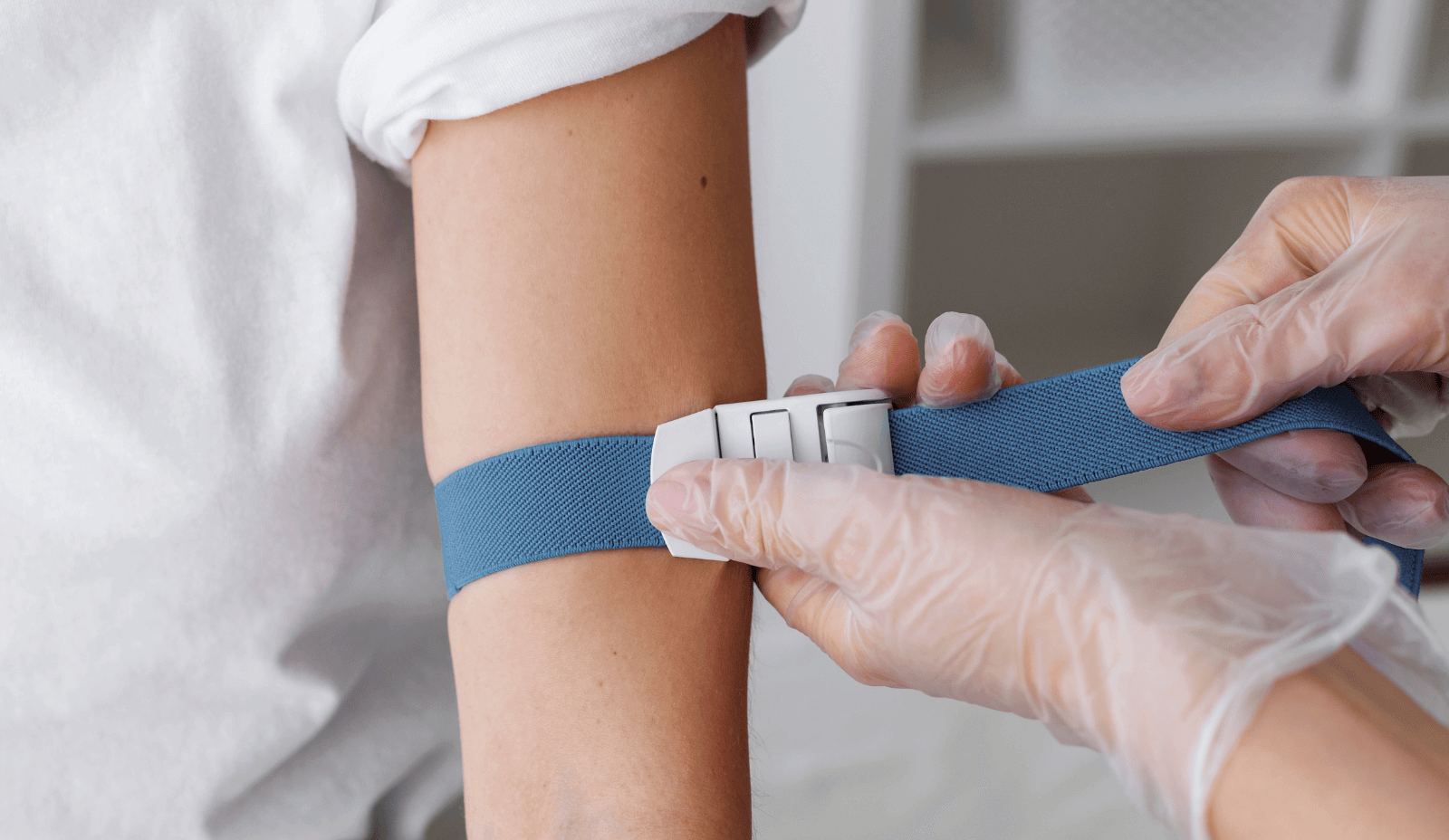 Retrait points de suture à domicile : quand, comment et par qui